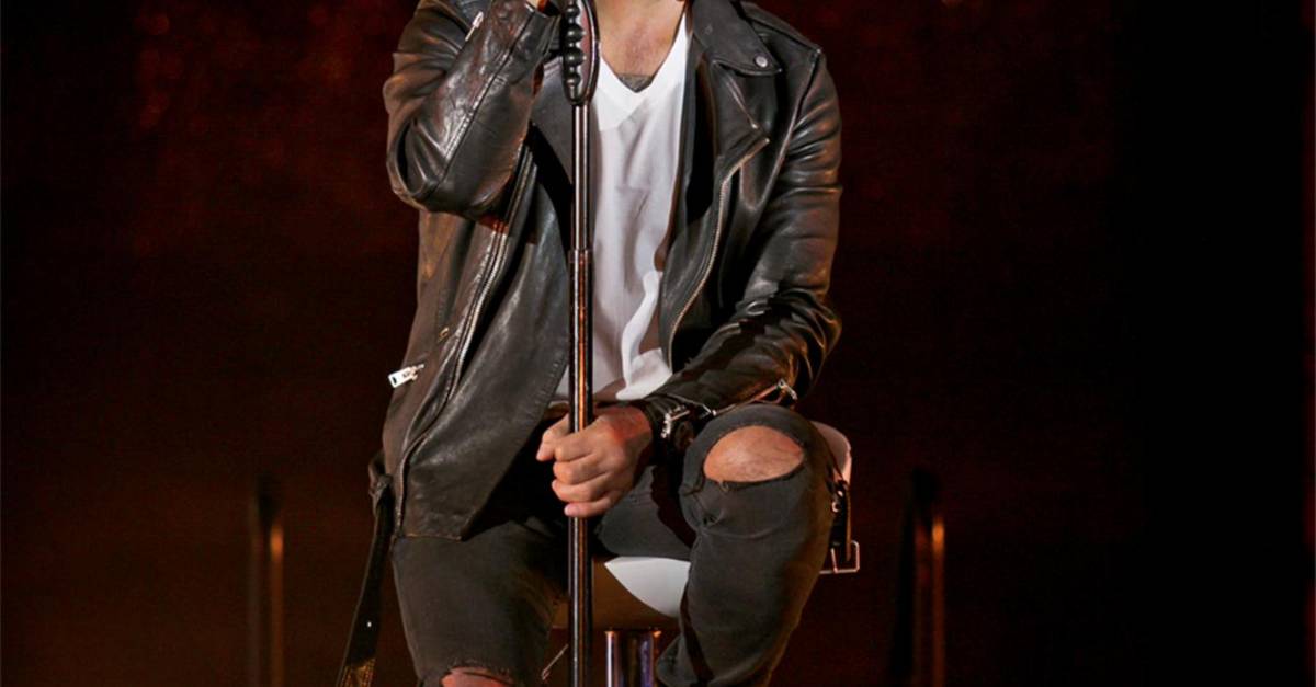 Alejandro canta sus 25 años