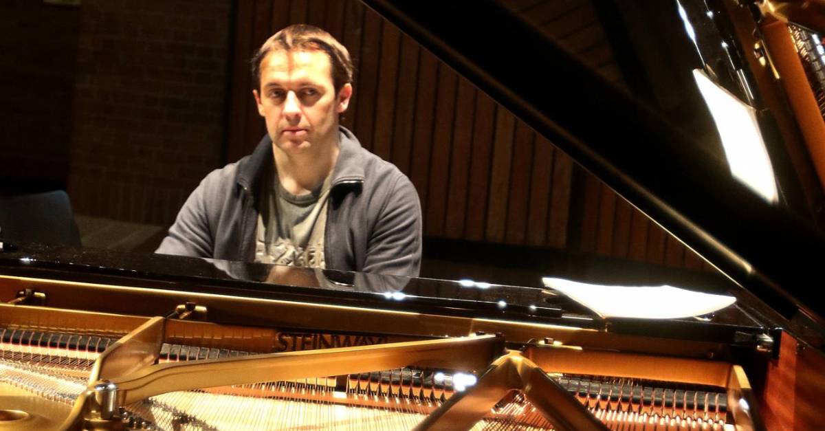 Simon Mulligan, pianista con clase