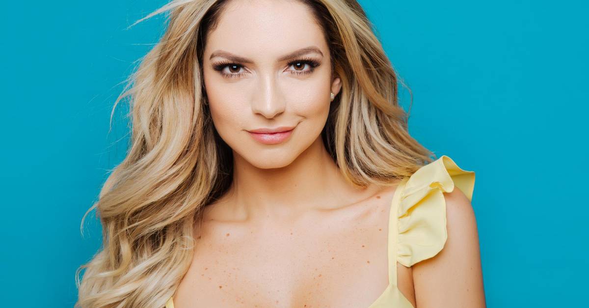 Kimberly Reyes por partida triple en las noches