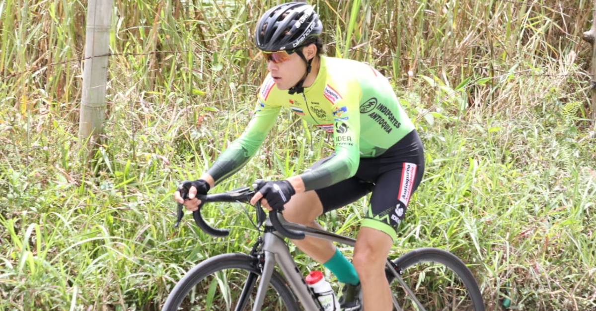 José Tito y Érika celebran en la Clásica de Marinilla