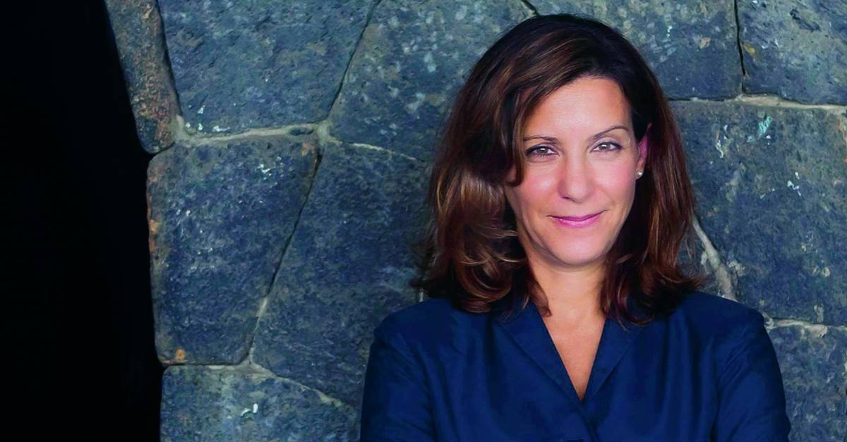 La editora Valerie Miles también es una detective salvaje