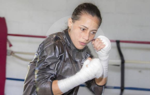 Mayerlin y Dayana suben el clima de boxeo en Medellín