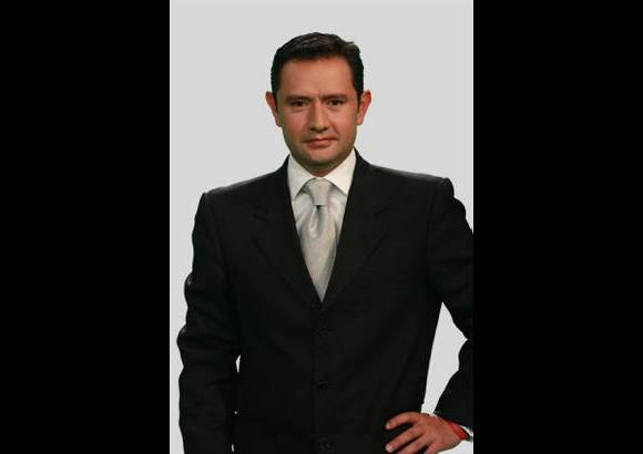 Detrás de los famosos