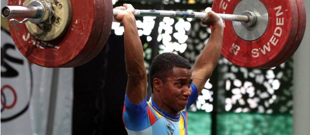 Tres medallas de plata se colgó J.J. Serna en Mundial de pesas