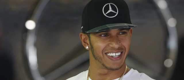 "Sueño con mujeres y no con carreras": Lewis Hamilton