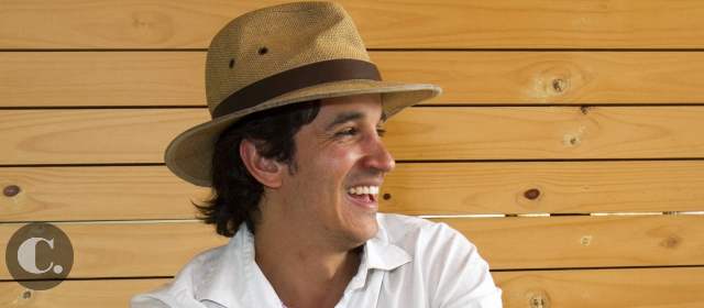 Víctor Correa llegará al Congreso y no se quitará el sombrero