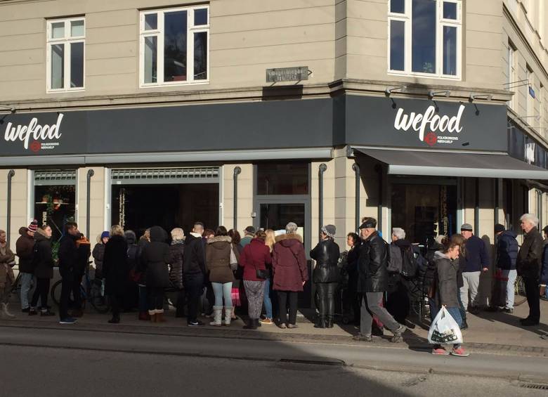 El supermercado que triunfa en Europa vendiendo comida vencida