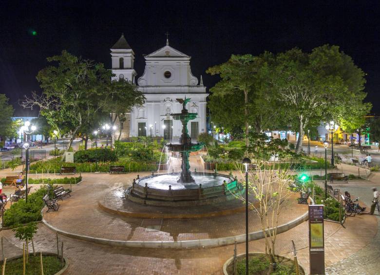 Parque de Santa Fe de Antioquia, Plaza Mayor Simón Bolívar, fue remodelado