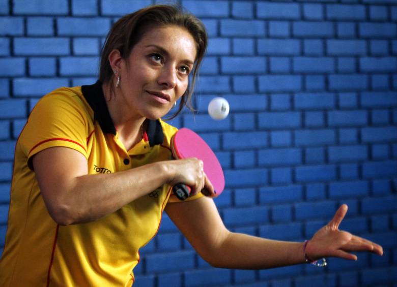 Academia acude a su primer