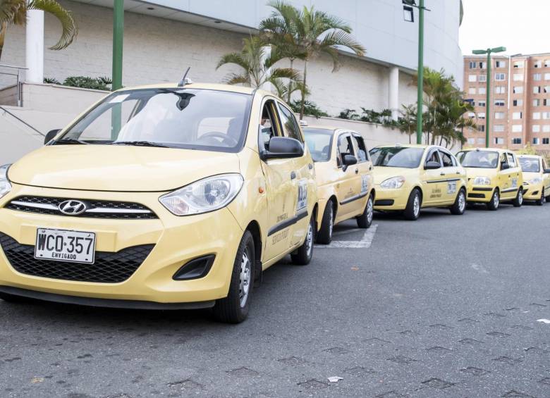 Taxistas de Medellín se graduarán como técnicos