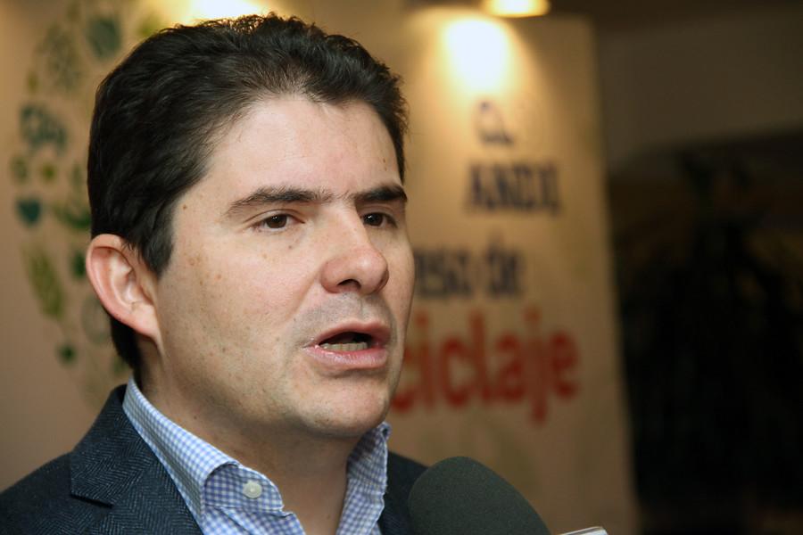 Ministro de Vivienda denunció a Electricaribe por cobros indebidos en ...