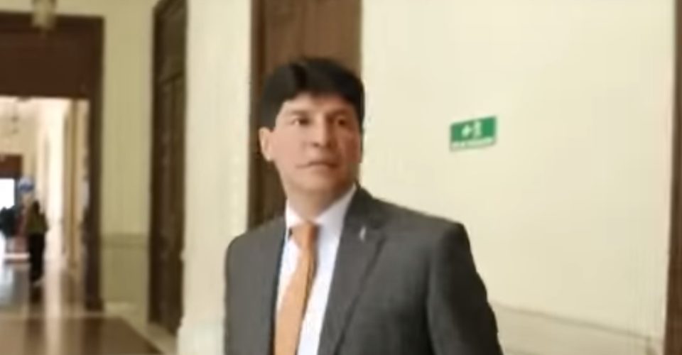 Saúl Cruz le pide disculpas a Noticias Uno por fingir agresión