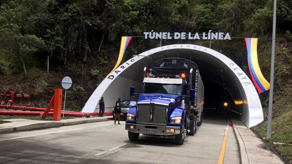 A cruzar el Túnel de la Línea